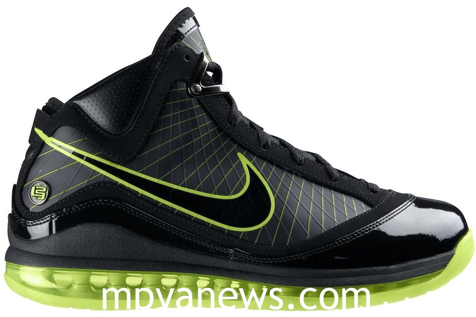 7 most stylish colors of Lebron James shoes