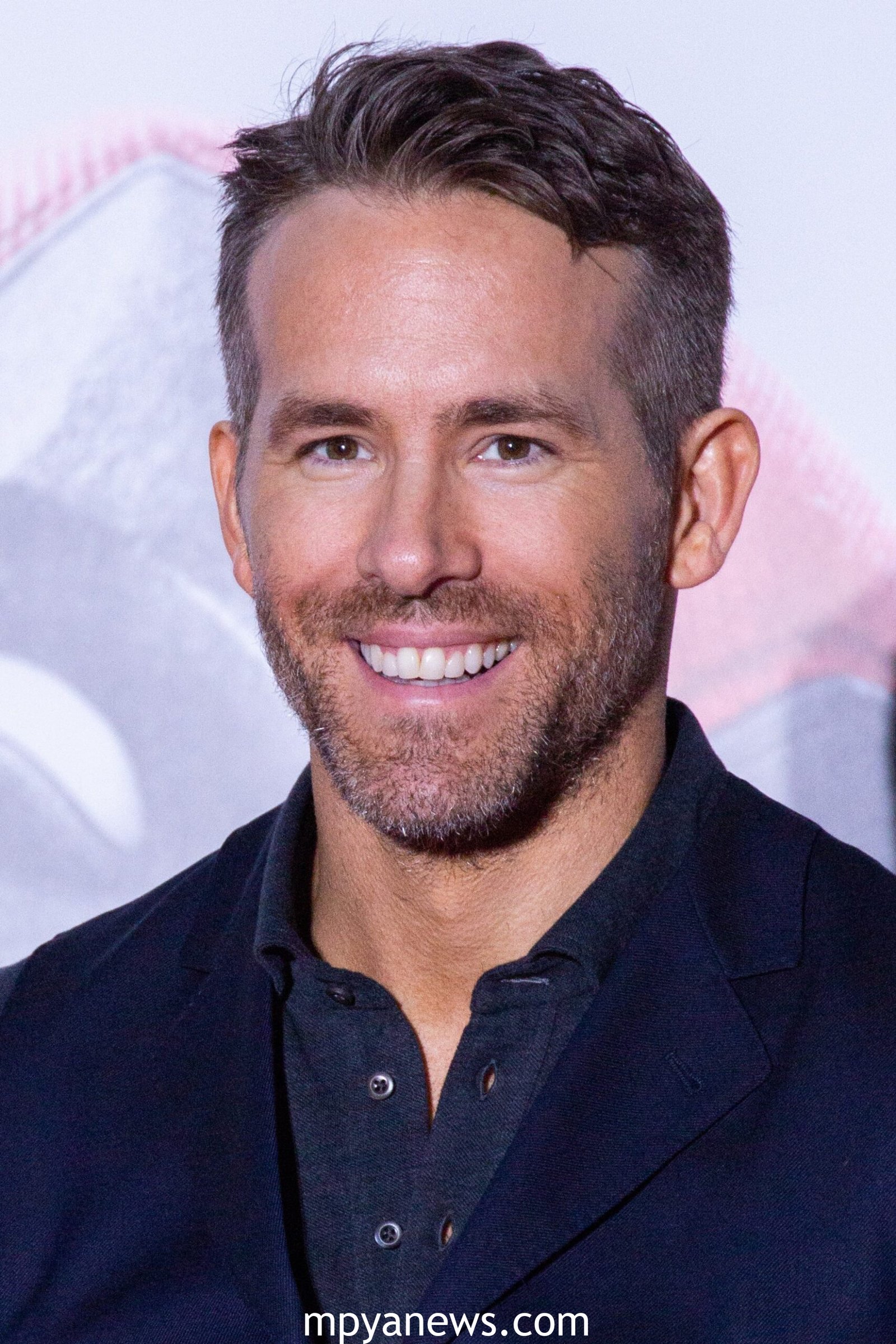 13 Interesting Facts About Ryan Reynolds, His Bio and Wife