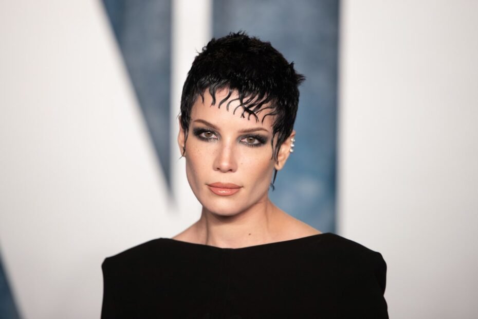 Halsey Hairstyles! 7 Lessons On How To Style From Short Hair As Halsey ...