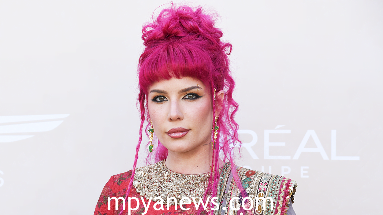 Halsey Hairstyles! 7 Lessons On How To Style From Short Hair As Halsey ...