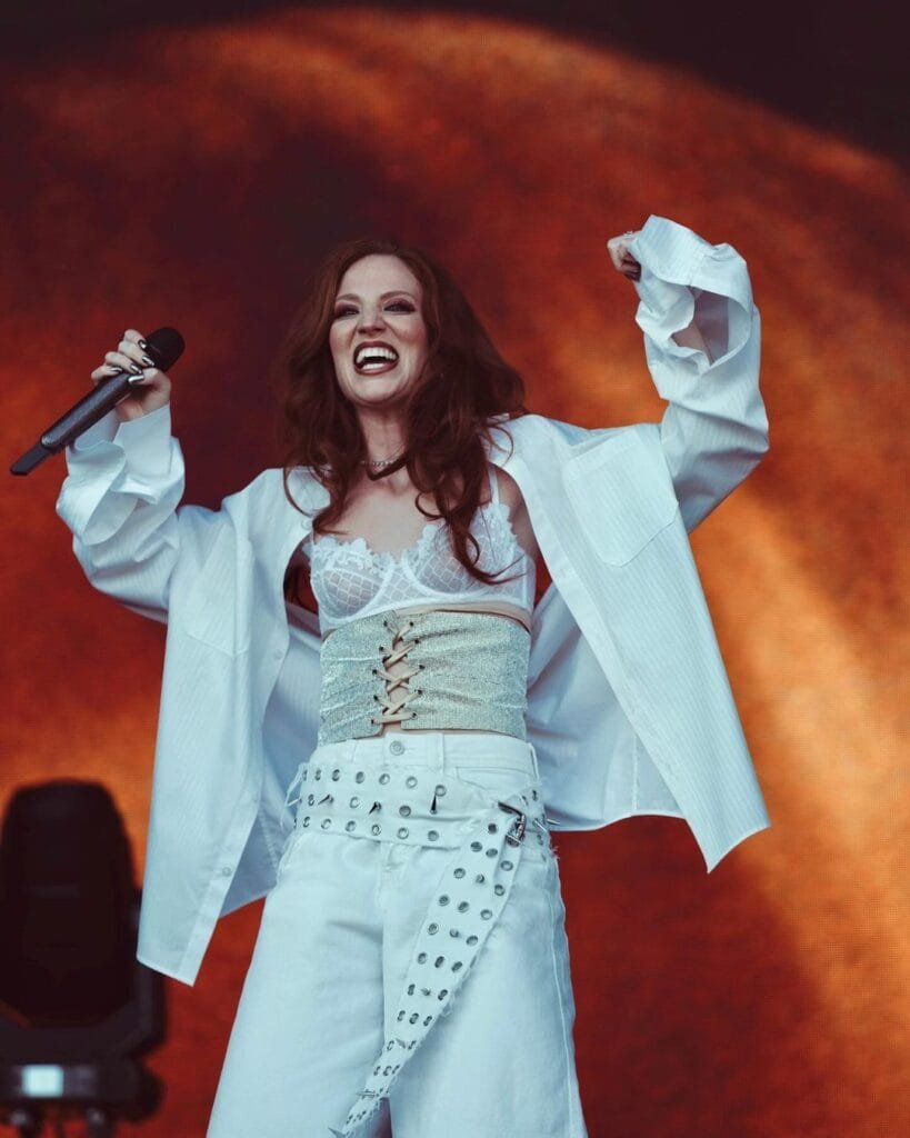 7 Interesting Facts About Singer Jess Glynne - MPYA NEWS